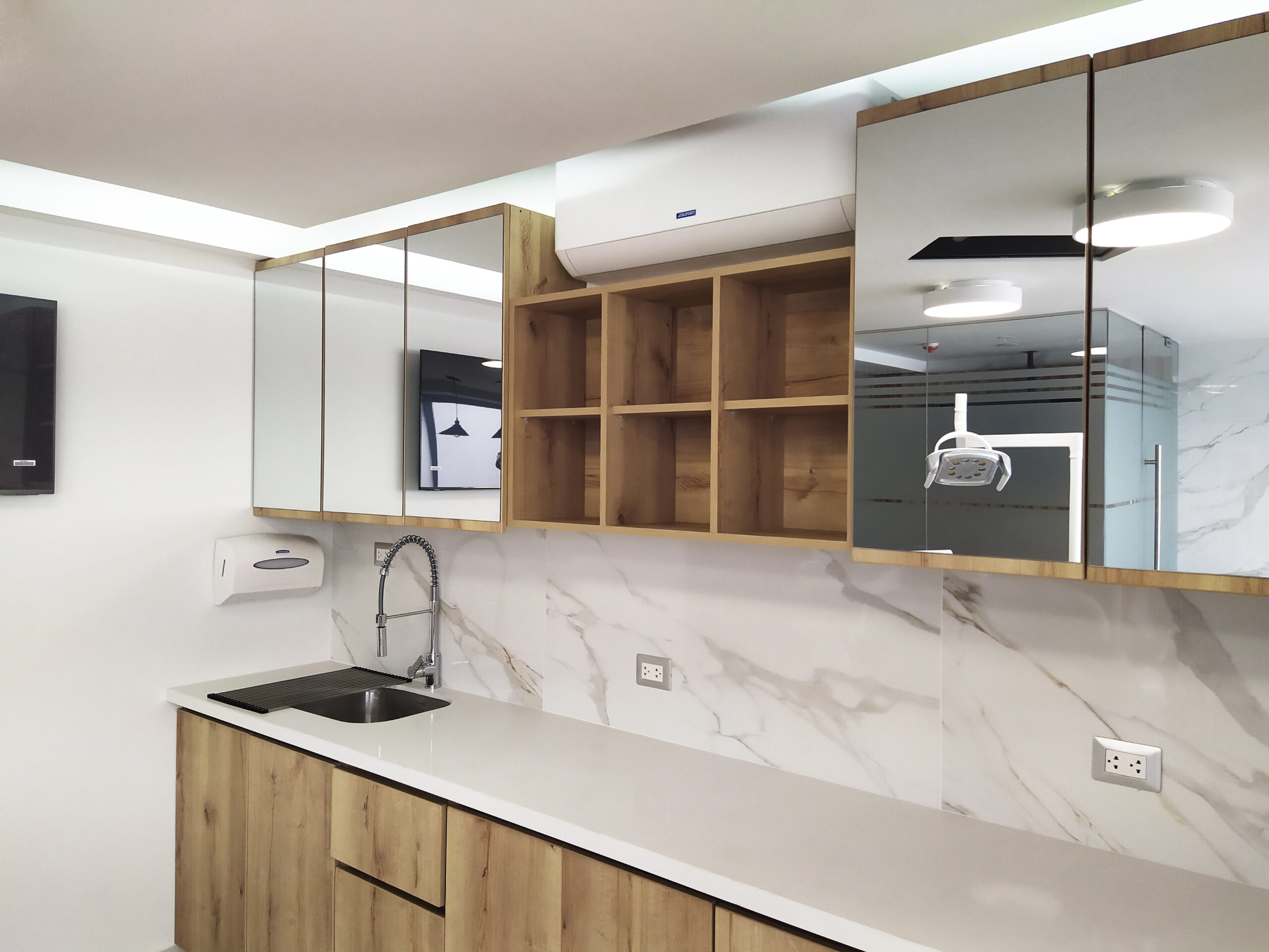 CONSULTORIO EN EDIFICIO SMART - Fermín Prieto Arquitecto